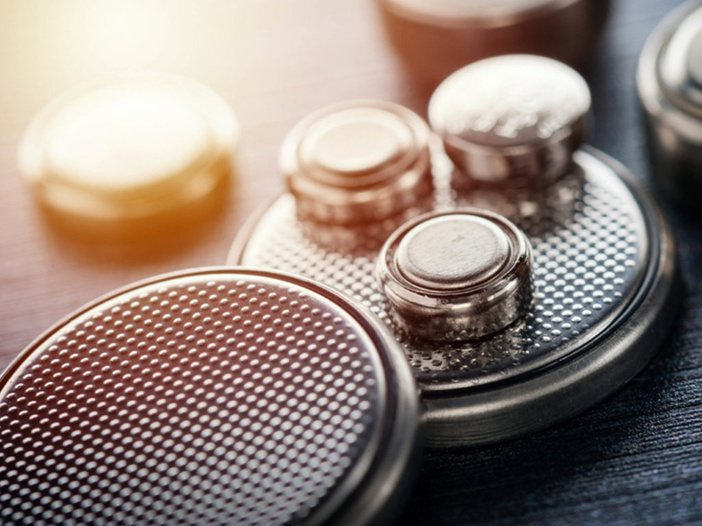 Will LoRaWAN IoT device work with a coin cell battery?